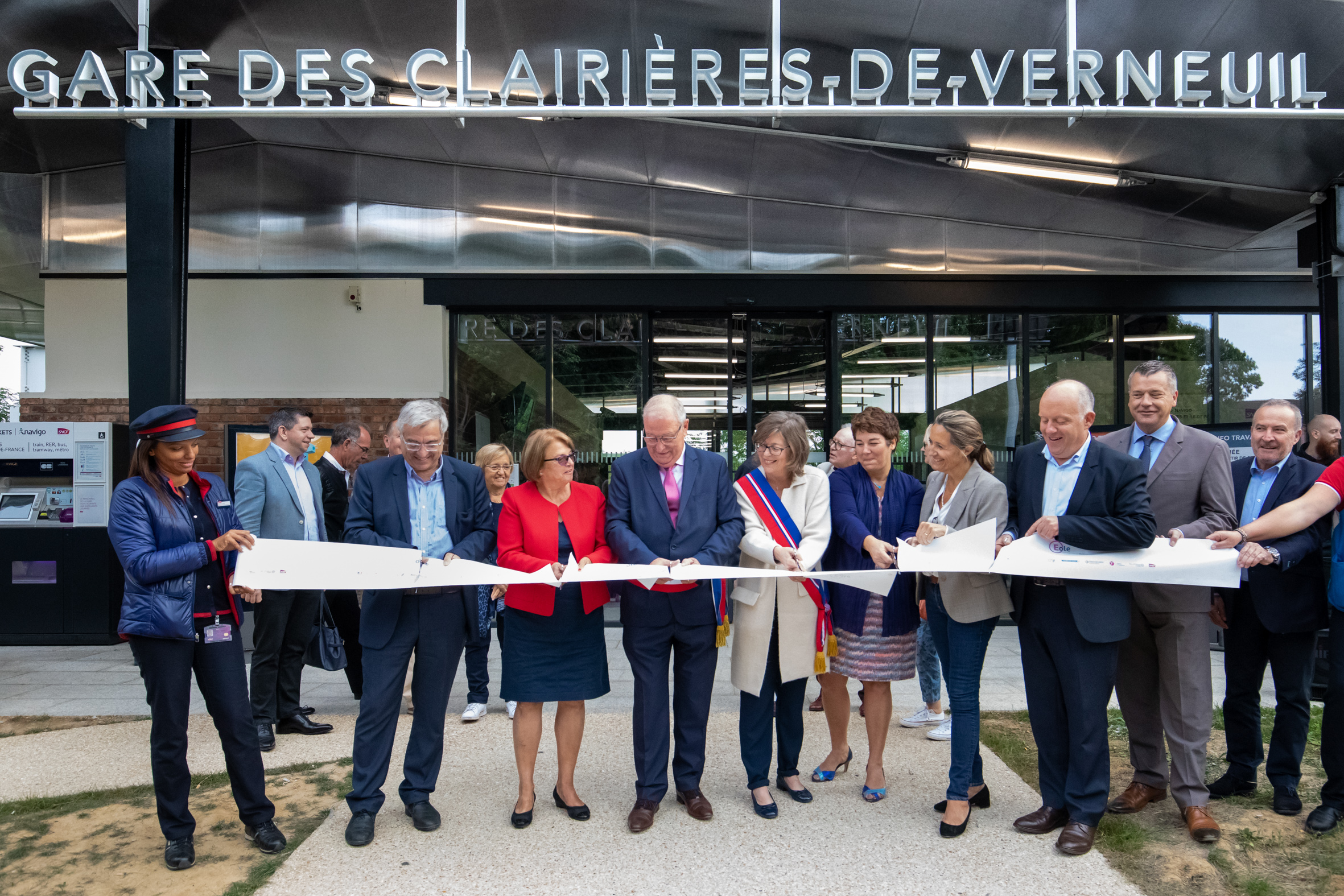 1er effet Eole en gare des Clairières de Verneuil : inauguration de la gare rénovée Jeudi 5 ...